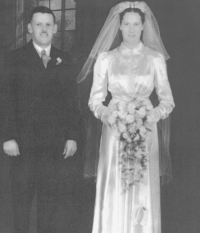 EDNA MAY REID (NEE STONE) – David W Bull Family Funerals
