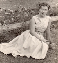 DIONE WADE – David W Bull Family Funerals