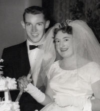 YVONNE ISABEL KNOWLES (NEE EYRE) – David W Bull, Funeral Director